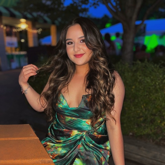 Jehieli's Closet (@jellyvaz) | Poshmark